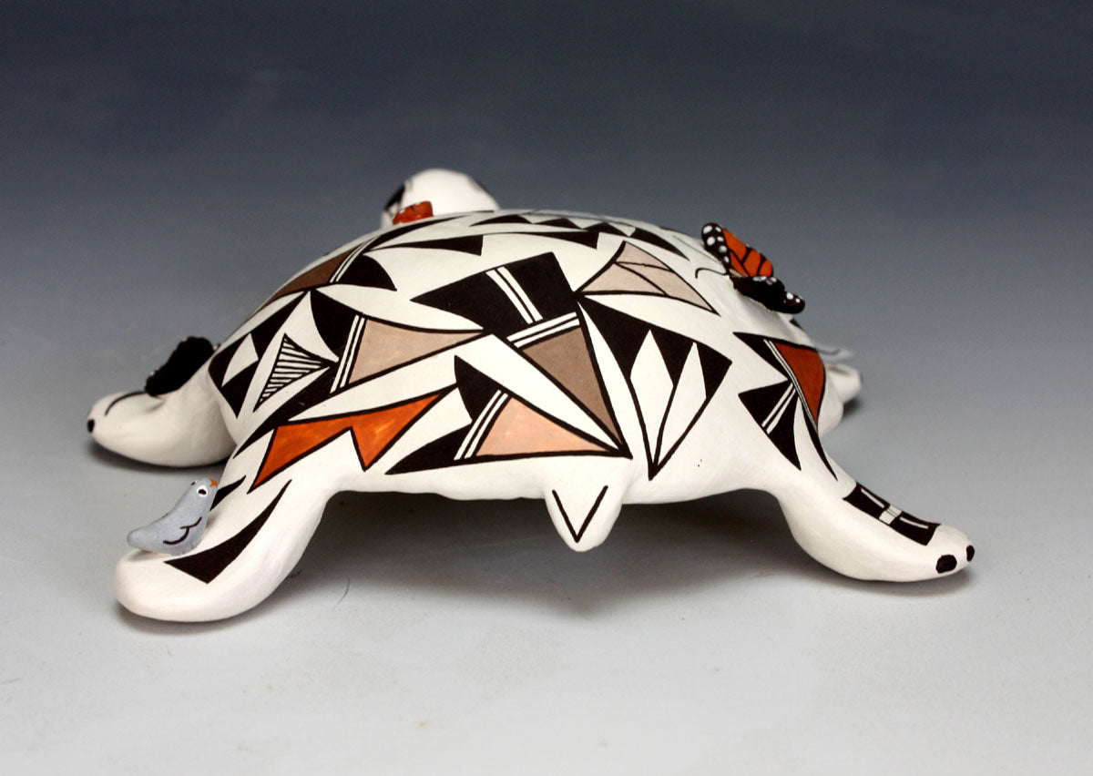 Native American Pueblo Pottery - C & D Gifts Native American Art, LLC ...